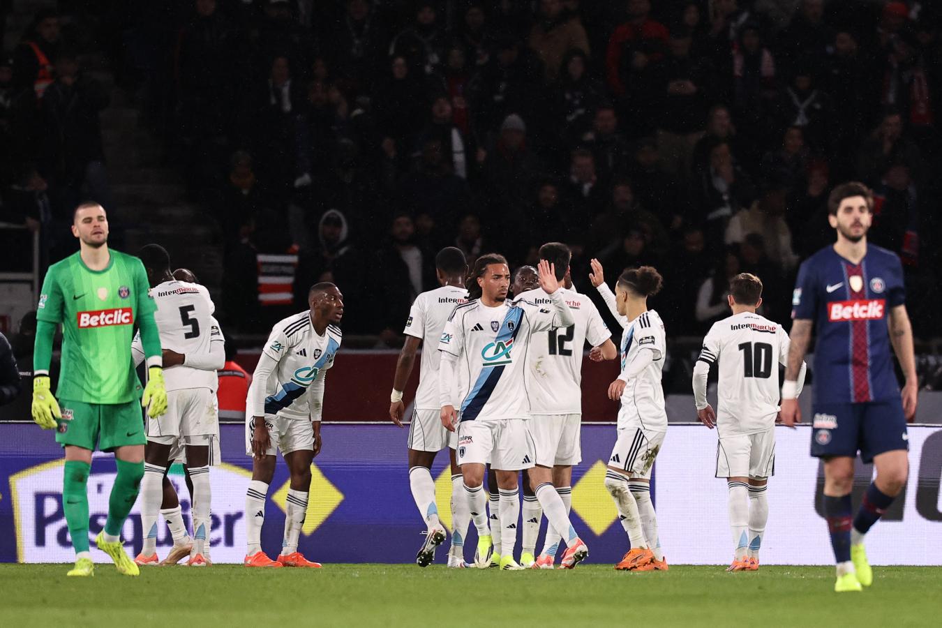 La Torre Eiffel, patas para arriba: París FC dio el golpe y le ganó el ...
