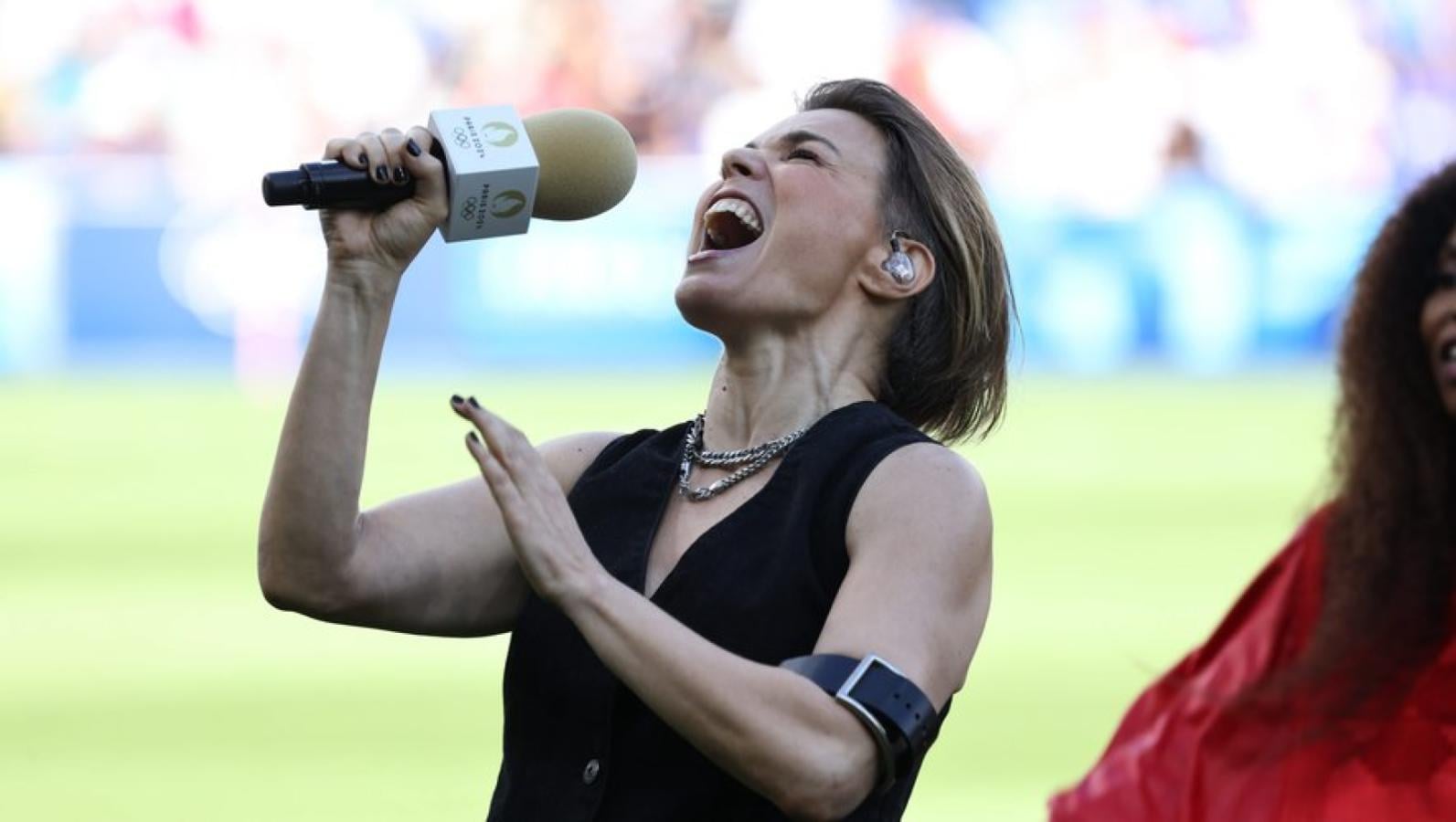 Freed from desire: la historia detrás del tema que resurgió con el ...