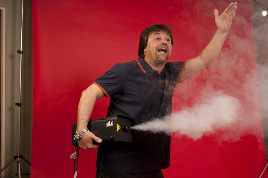 Humo para todos: Caruso Lombardi se prestó a una producción humeante ...