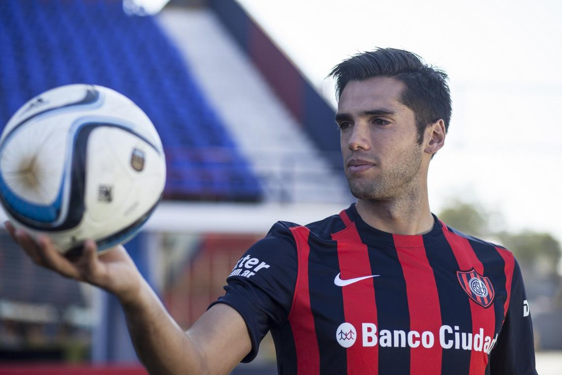 Emmanuel Mas, profesional tiempo completo | El Gráfico