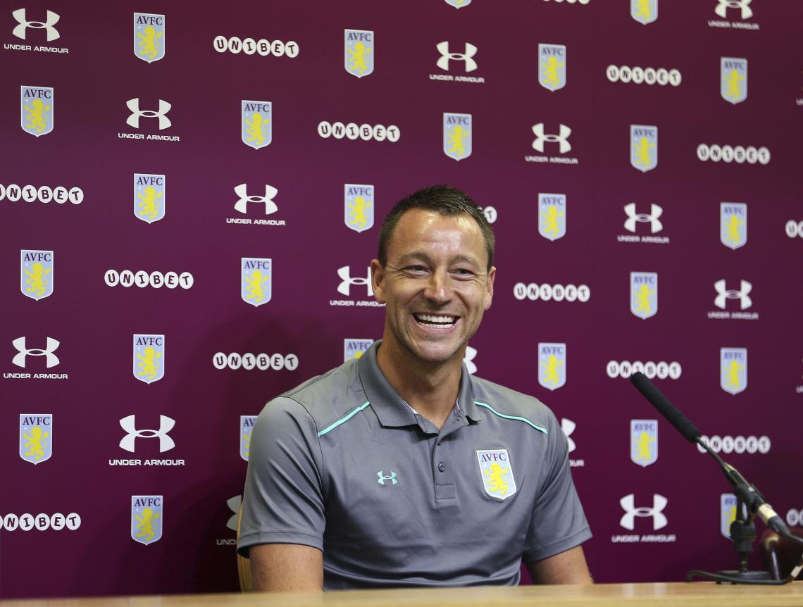 John Terry firma con Aston Villa | El Gráfico