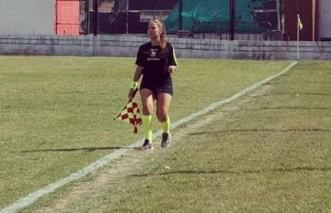 Una árbitro, llorando, suspendió un partido de fútbol infantil | El Gráfico