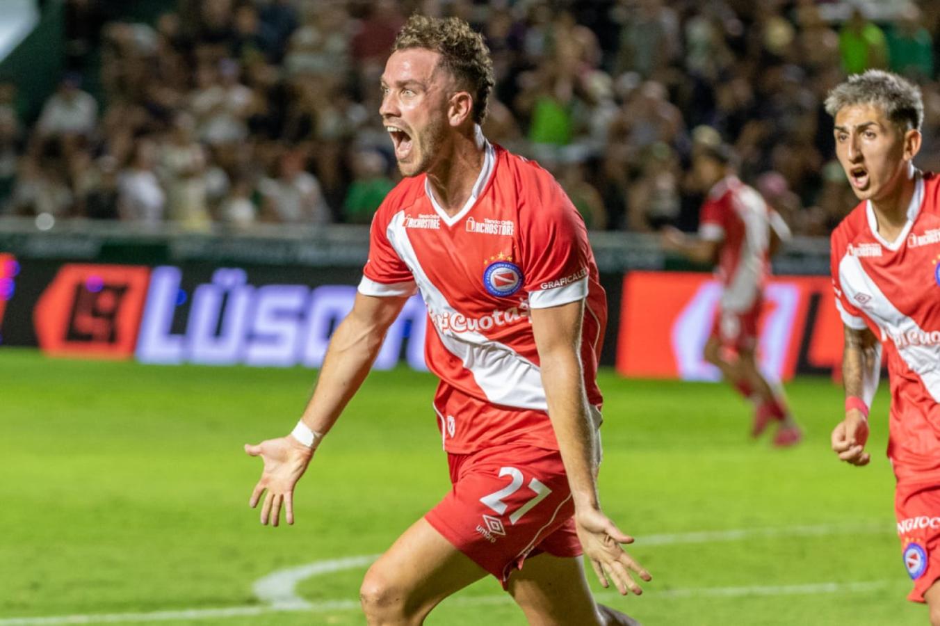 Agónica victoria de Argentinos frente a Banfield para seguir en la cima ...