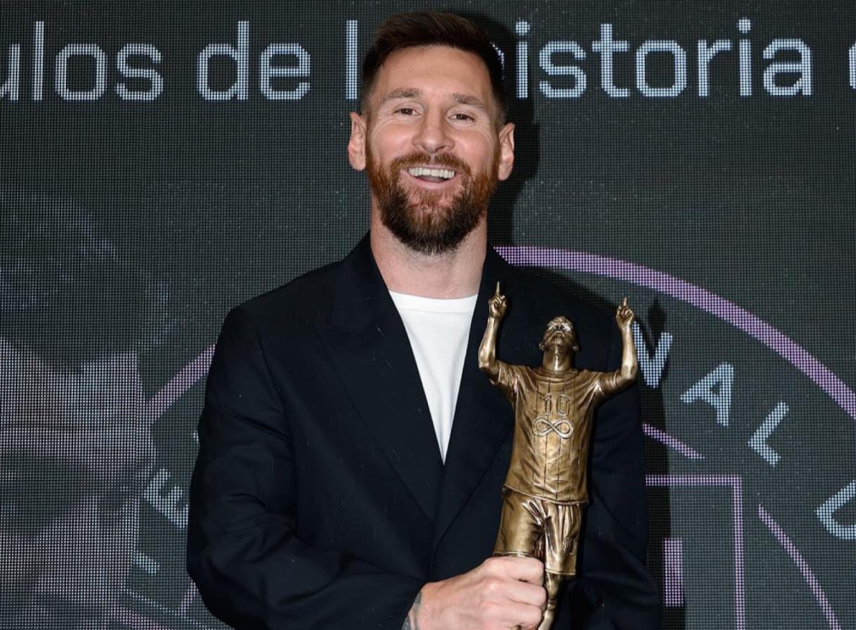 Lionel Messi recibió el premio al jugador con más títulos en la ...