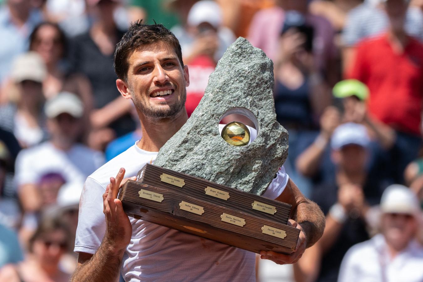 Otro argentino campeón: Pedro Cachín ganó su primer título de ATP | El ...