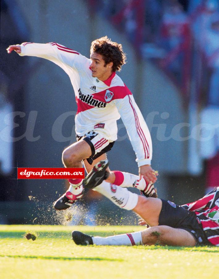 2000. La doble vida de Pablito | El Gráfico