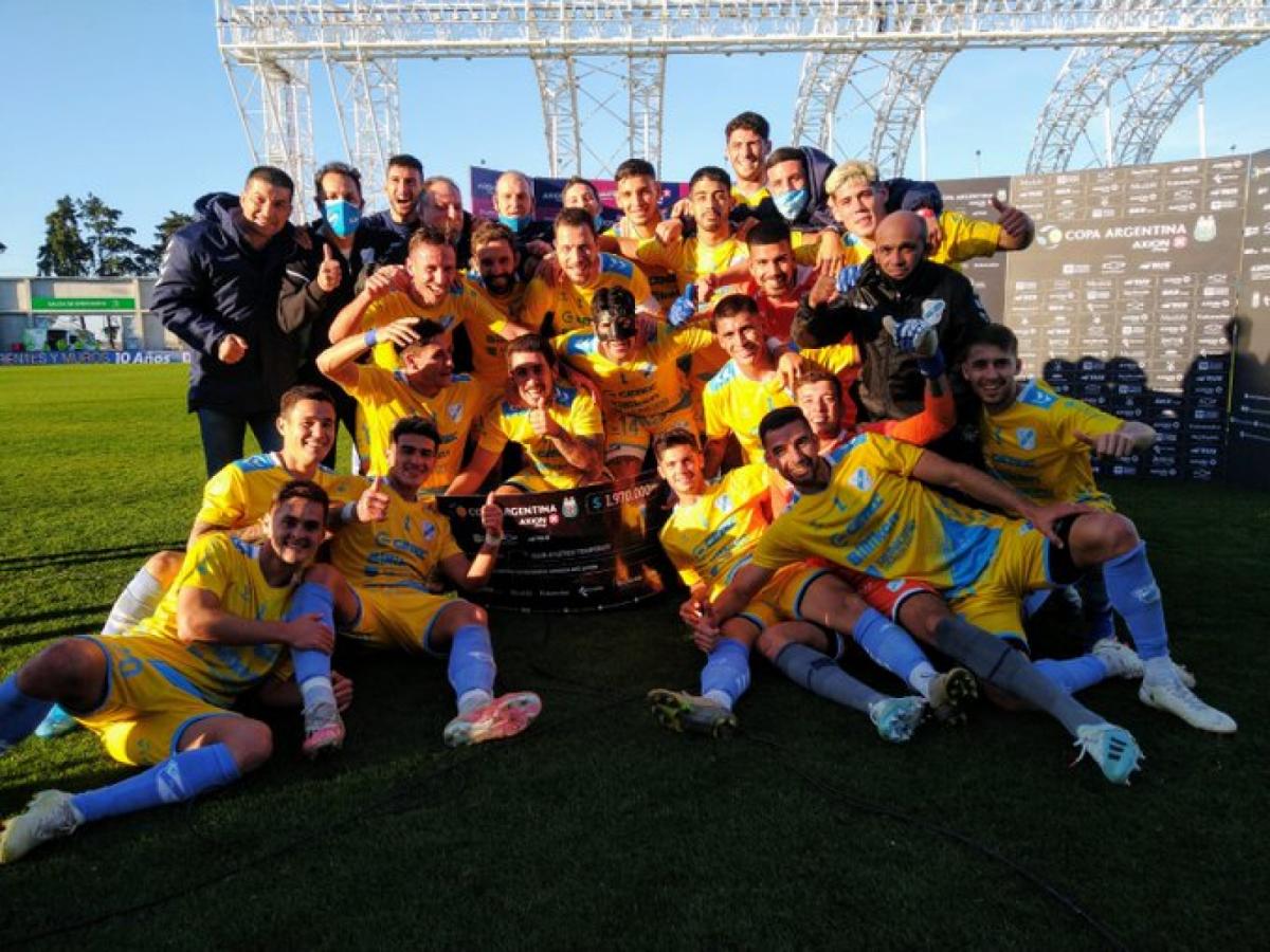 TEMPERLEY AVANZÓ A CUARTOS DE FINAL | El Gráfico