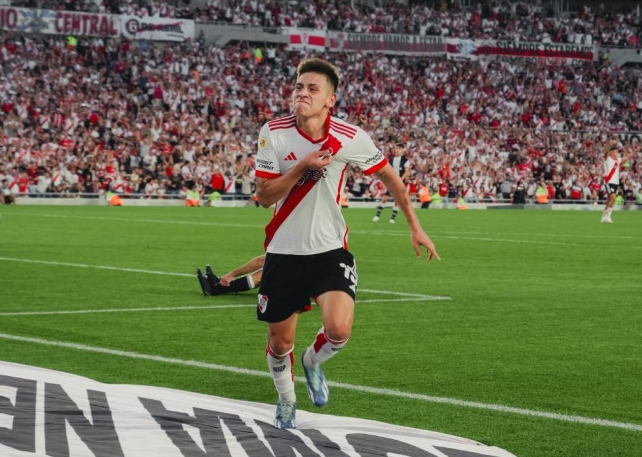 Así fue el primer golazo de Claudio Echeverri en River | El Gráfico
