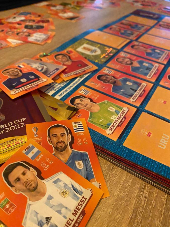 Enorme expectativa por el álbum de figuritas del Mundial: cuánto sale llenarlo, el curioso error ...