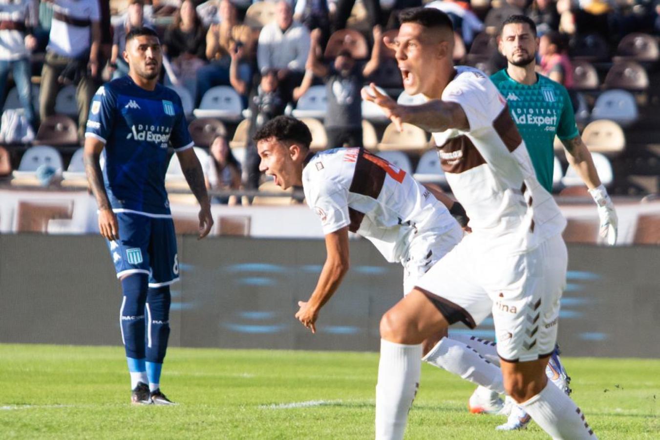 Platense goleó a Racing, que acumula 7 partidos sin triunfos | El Gráfico