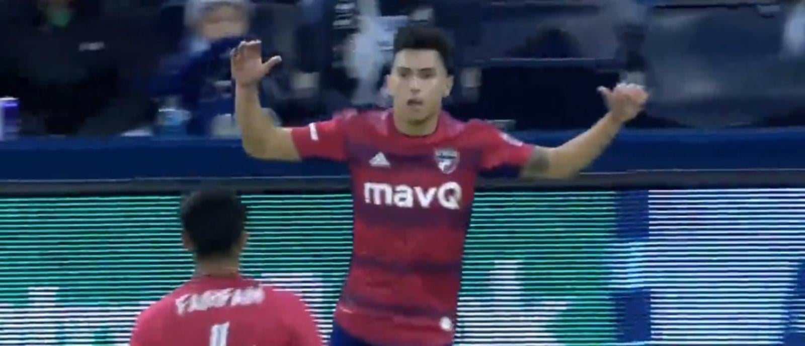 Golazo de Alan Velasco en la MLS | El Gráfico